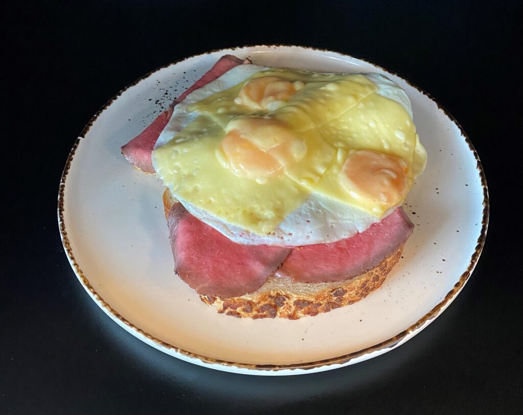 Uitsmijter Kaas | Spek | Ui | Champignons – Bij Ons Vaassen – Catering